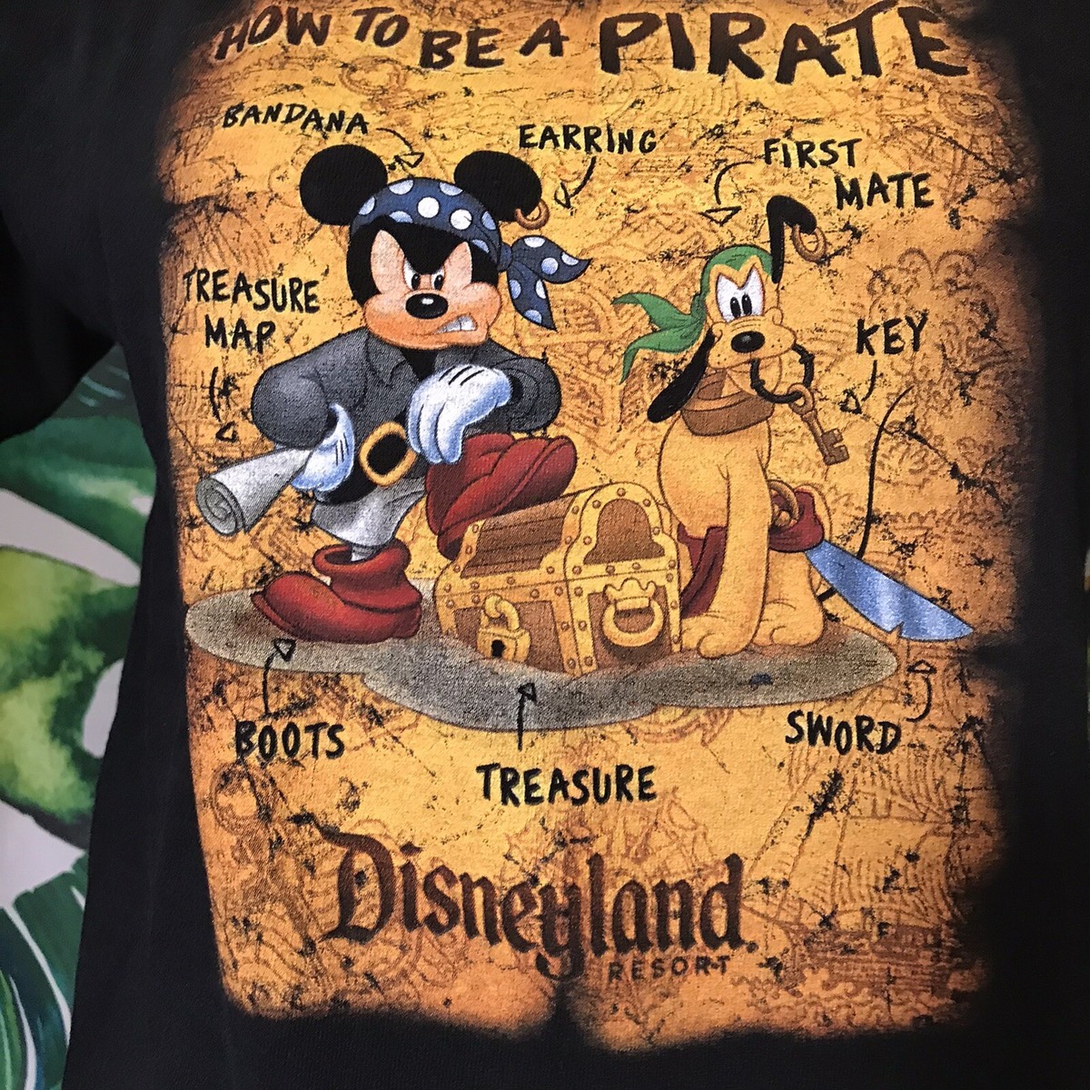 Rare Vintage Disneyland 2000s Pirates Of Caribbean Boys XL Rare Vintage Disneyland 2000s Pirates Of Caribbean Boys XL