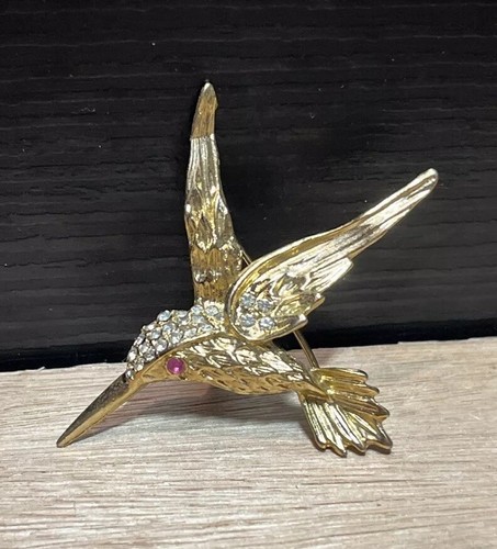 Vintage Hummingbird Bird Rhinestone Brooch Gold Tone Pin DM LIND Signed ...