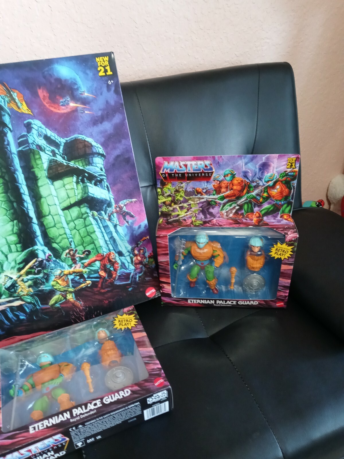 Masters of the Universe Castle Grayskull & Eternia Palace Guard ...
