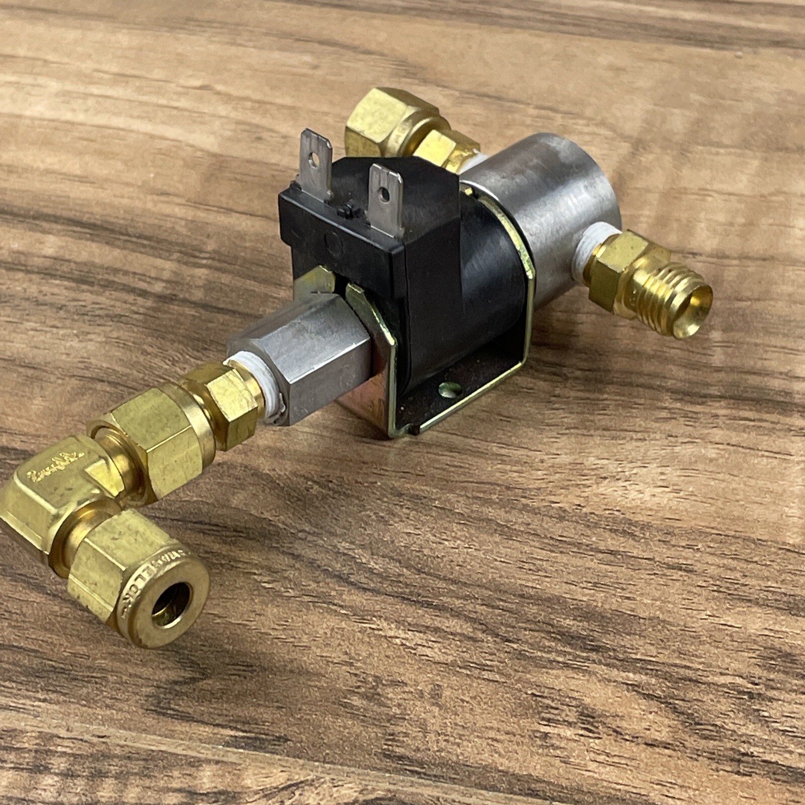 KIP INC Sub Solenoid Valve No. U243063-1351with Brass Swagelok Fittings ...