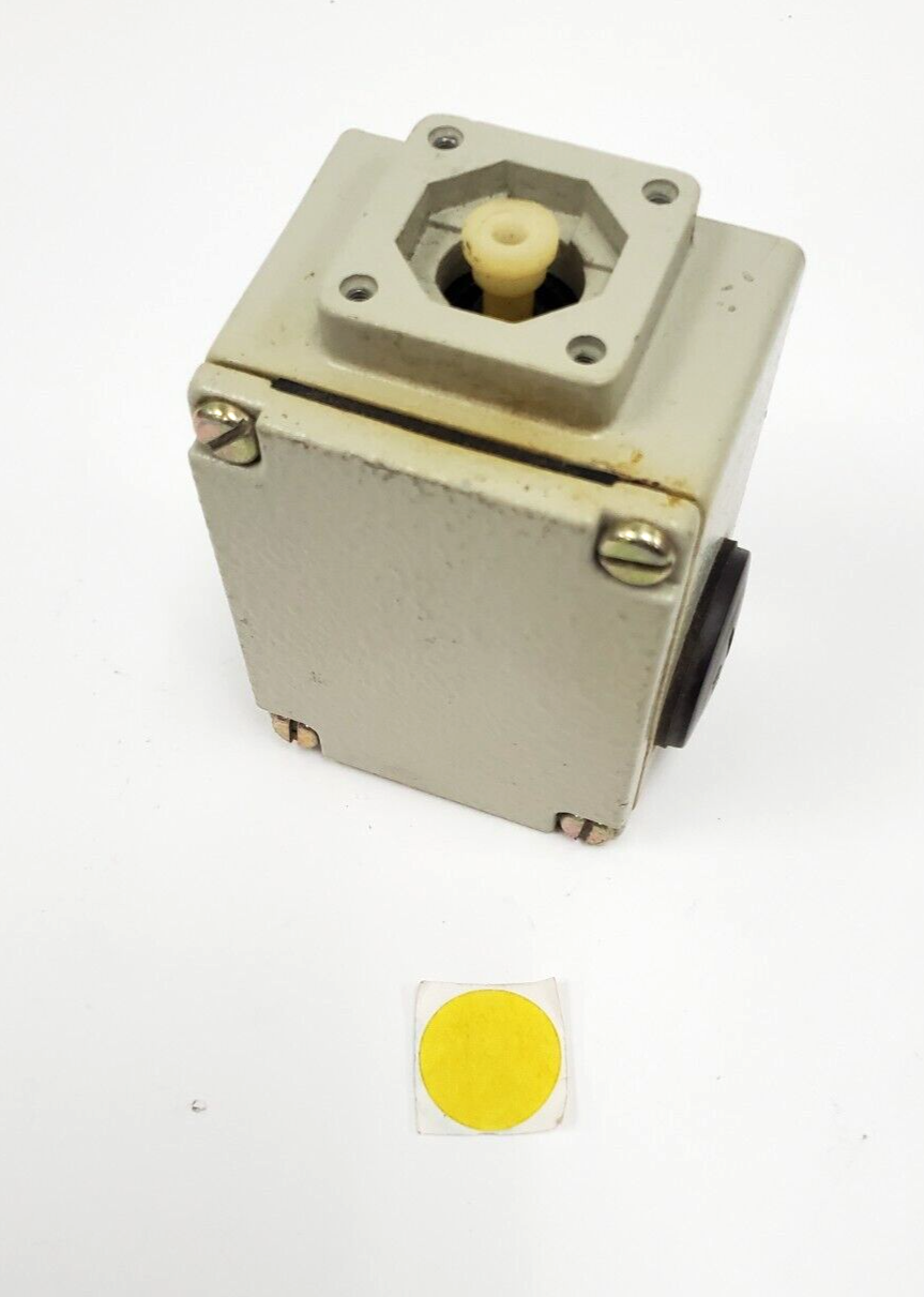 UNBRANDED LIMIT SWITCH BODY IEC 337-1 ETWSG VDE 0660 IP65 220V/6.0A ...