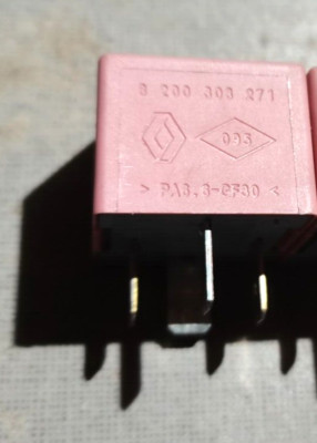 Relais 12v Renault Dacia 8200308271 / 20240041 | eBay