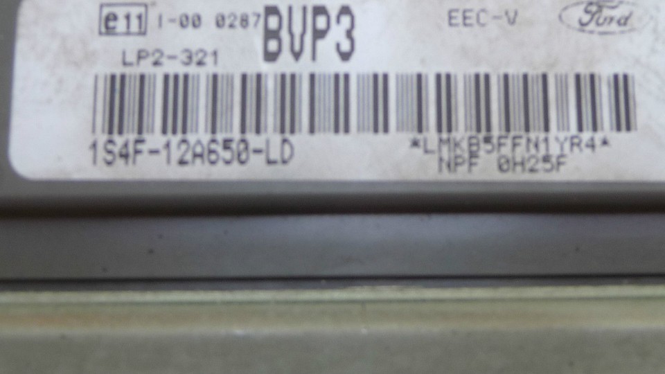 284-19 WARRANTY 2001 Ford Focus Engine Control Computer Brain ECM ECU ...