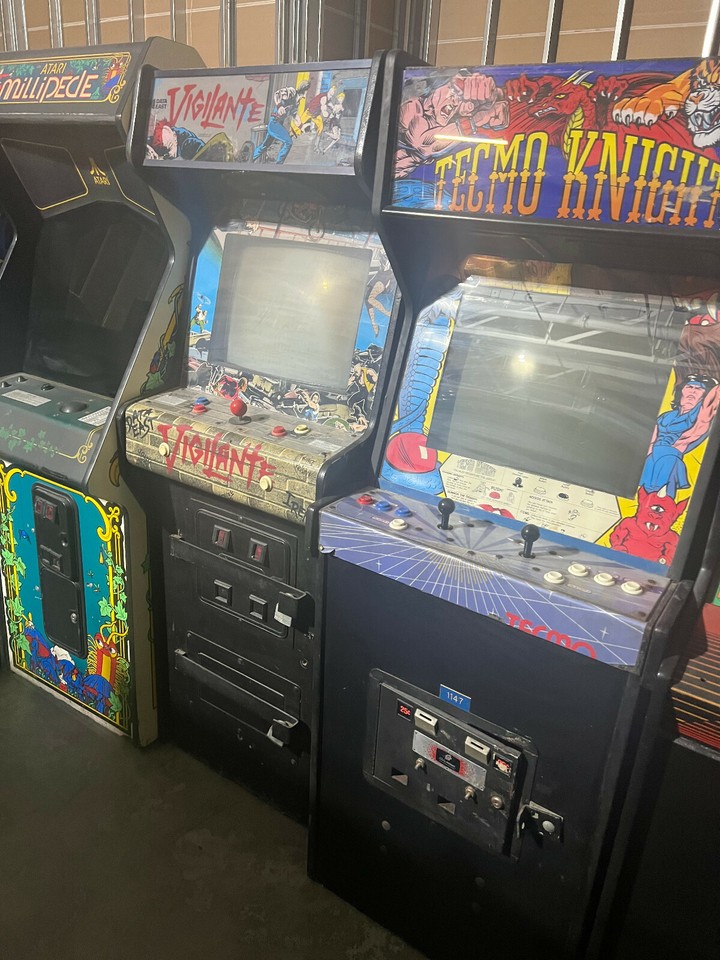 TECMO KNIGHT ARCADE MACHINE by TECMO 1989 (Excellent Condition) *RARE ...