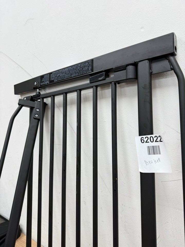 Safetots Baby Gate, Auto Close, Elite Pressure Gate, Matt Black, Broken ...