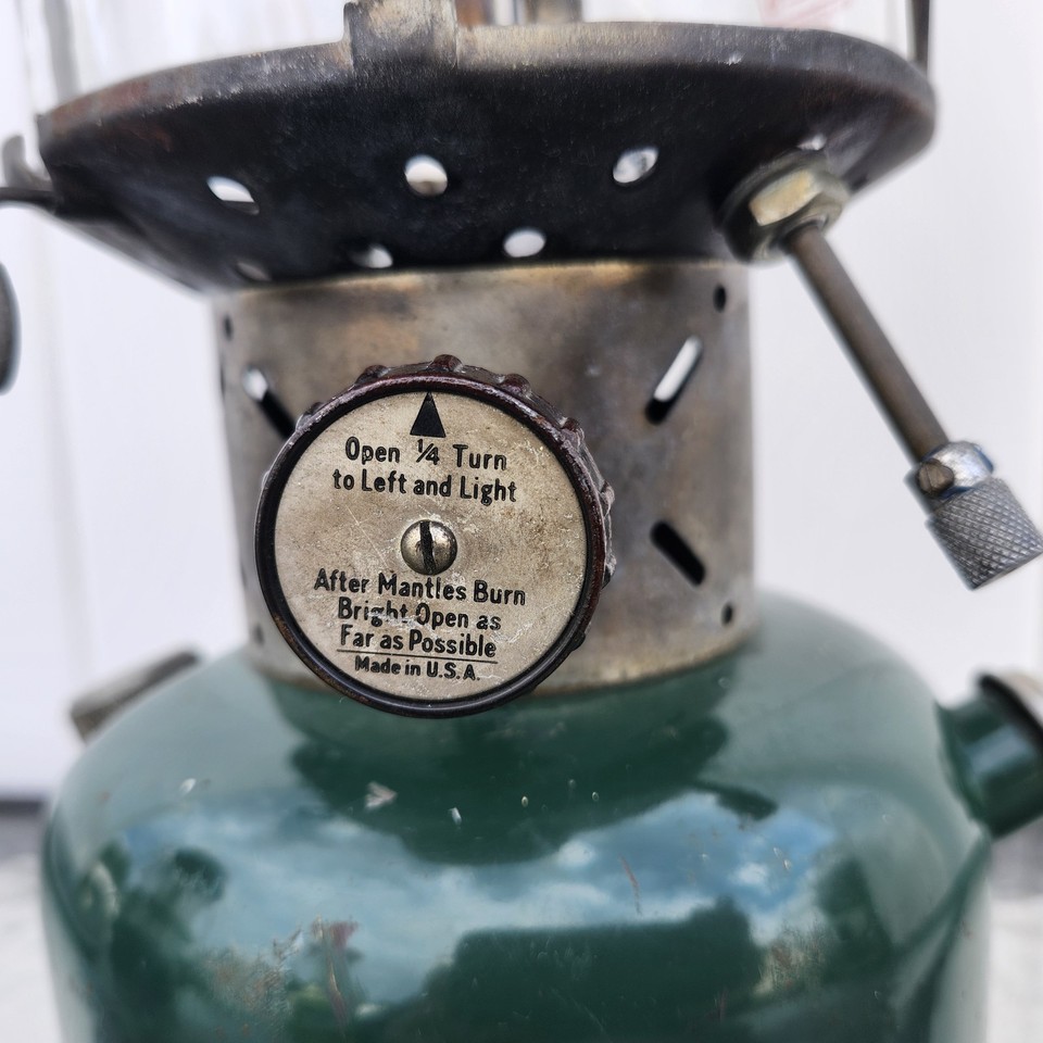 Coleman Model 228 E Sunshine Of The Night Big Hat Mantle Lantern 1960 ...