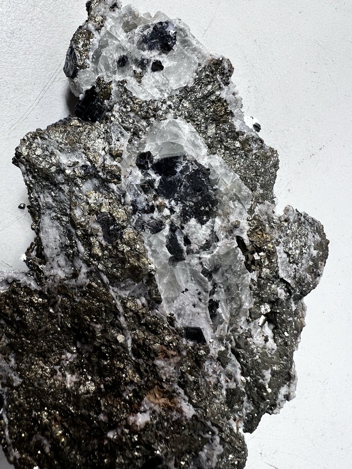 364g 4” Stephanite with Pyrite and Tetrahedrite on Quartz | eBay