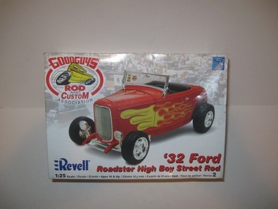 Revell 2893 1/25 Goodguys Rod & Custom 1932 Ford Roadster High Boy OPEN ...
