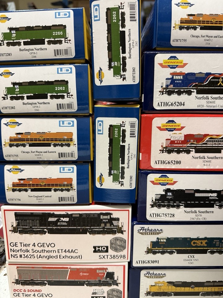 SCALE TRAINS ES44 ATHEARN GENESIS SD40T-2 GP38-2 SD60E NS CSX HO EMPTY ...