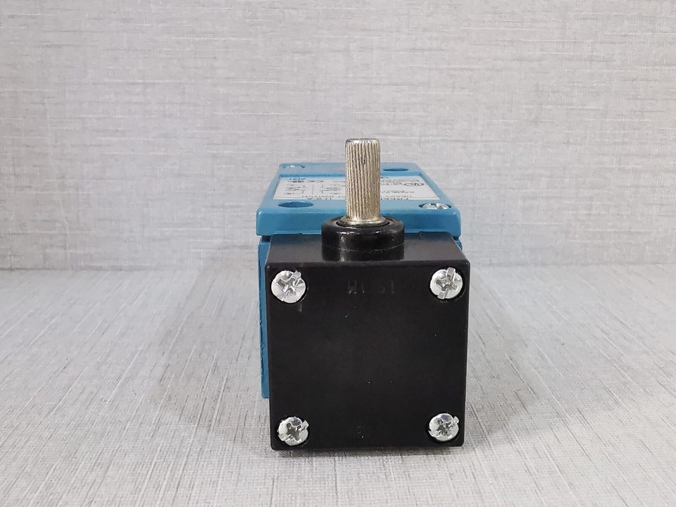 HONEYWELL LSM7N MICRO SWITCH 600VAC - NEW WITHOUT BOX | eBay