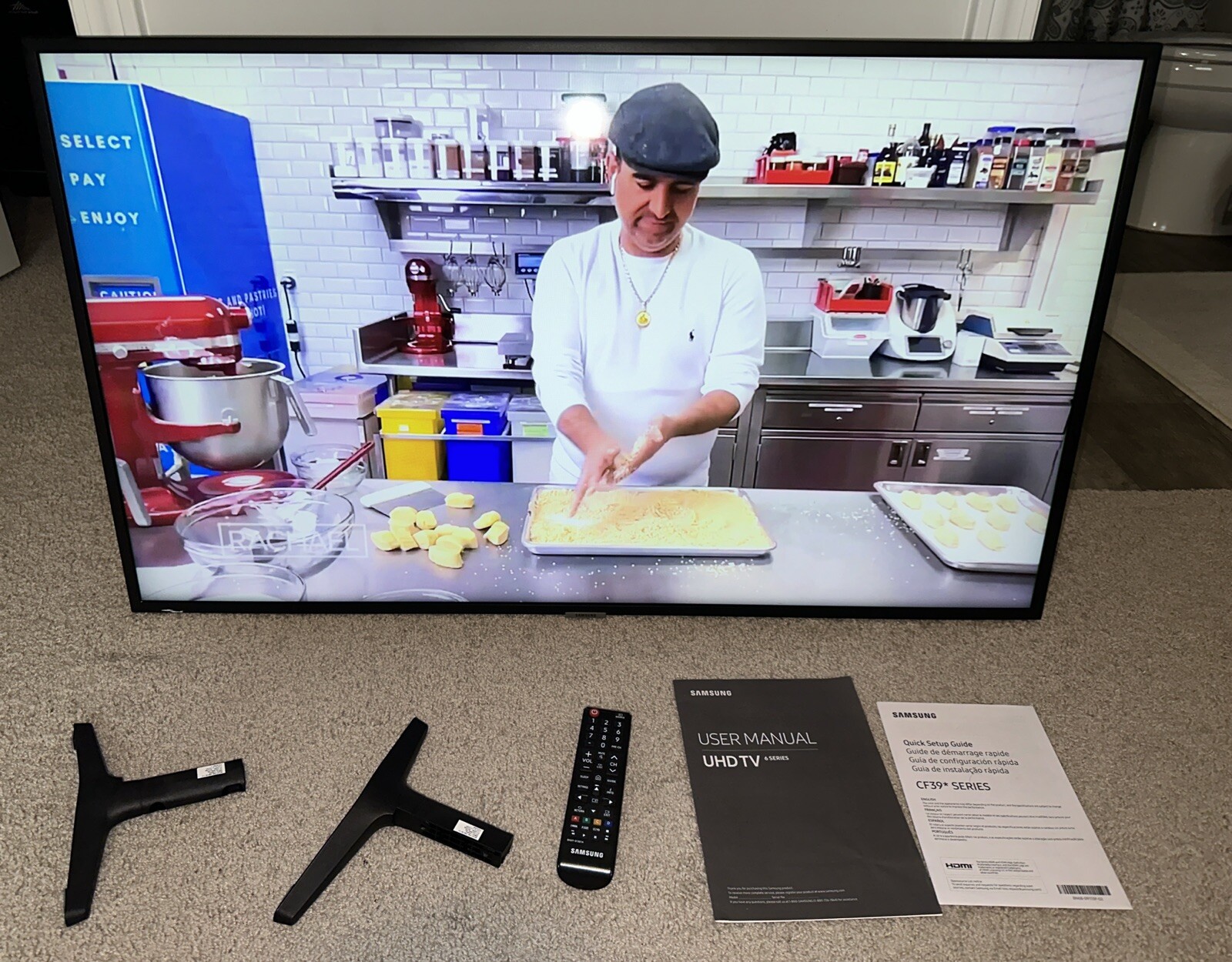 Samsung 43" 4K UHD Smart TV NU6900 6 Series UN43NU6900B MISSING SCREWS ...