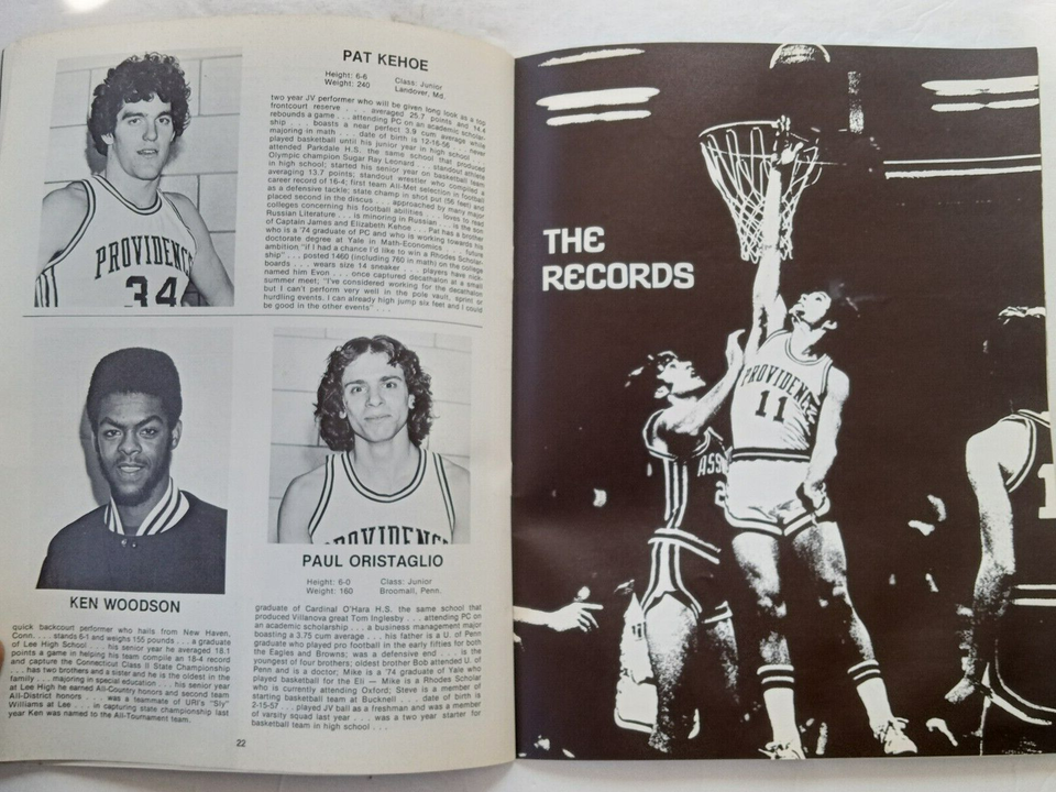 PROVIDENCE COLLEGE FRIARS 1976-1977 Basketball Yearbook DAVE GAVITT ...