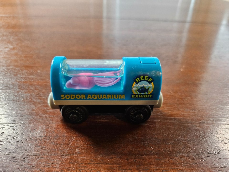 Thomas the Train Sodor Aquarium Reef Exhibit Light Up Squid Car Wooden ...