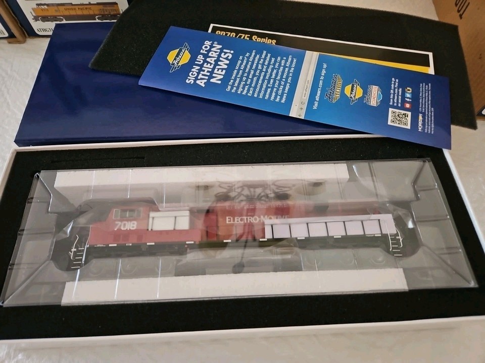 HO Athearn Genesis EMD LEASING SD70M #7018 Brand New DCC Ready | eBay