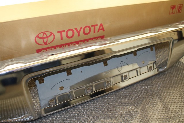 52105-0k021 Toyota Genuine Part Rear Chrome Bumper Kun HILUX 521050K021 ...