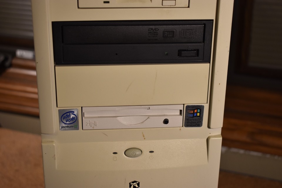 Gateway E-4200 Vintage Retro Gaming PC Windows 98 SE Intel Pentium III ...