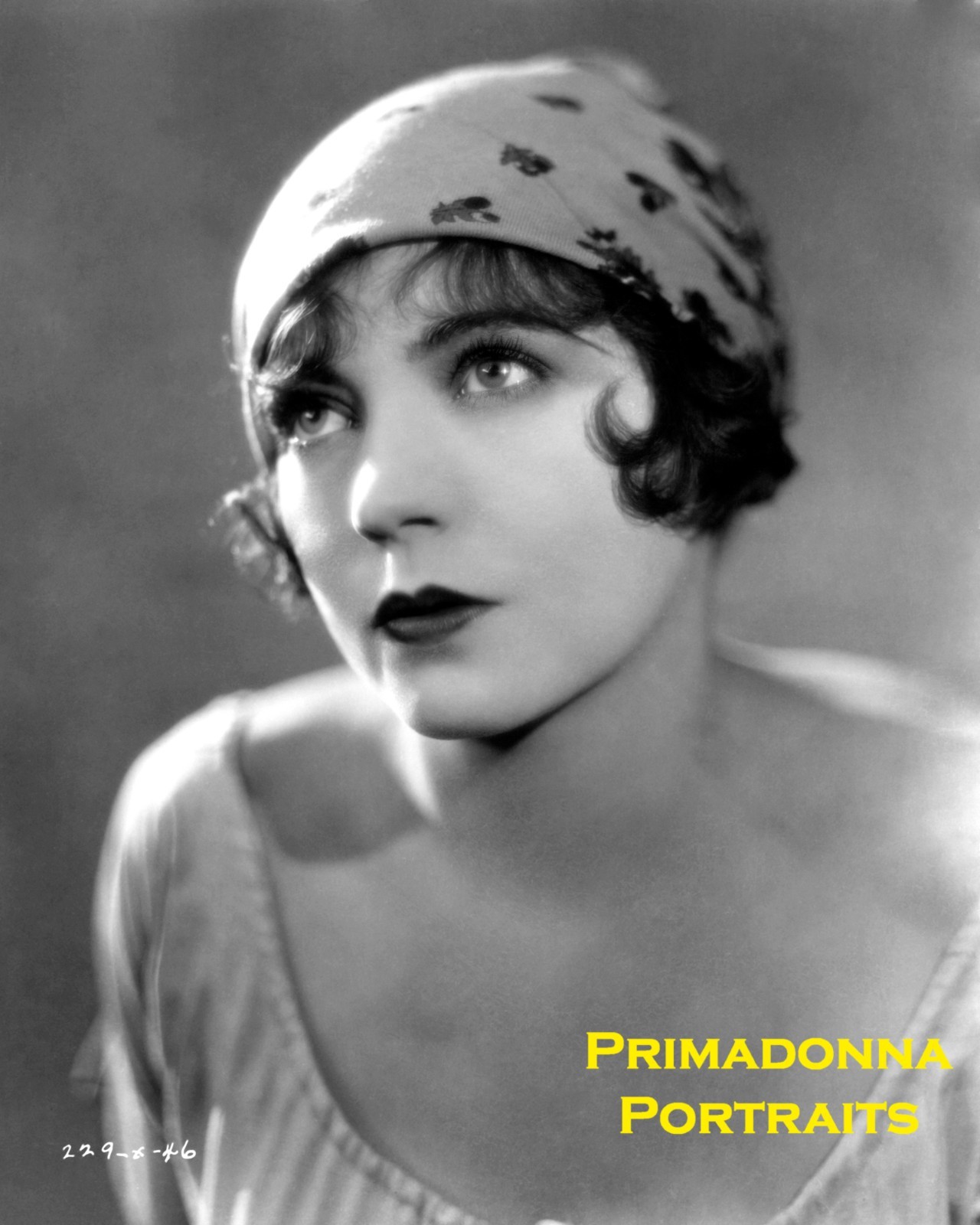 RENEE ADOREE 8X10 Lab Photo B&W Elegant 1930s High Fashion Loving Gaze ...