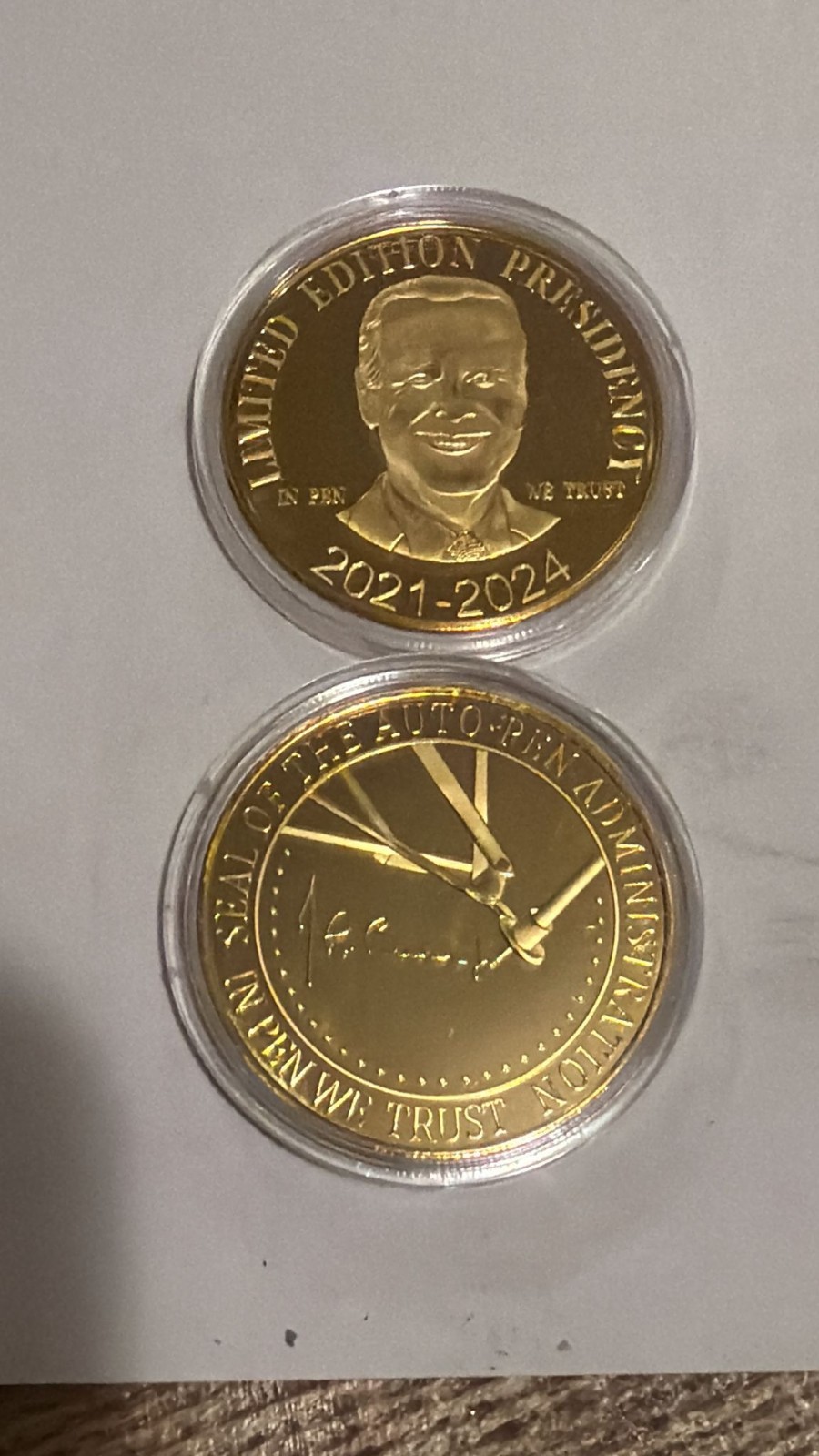 LOT OF 100 🇺🇸😂 BIDEN “AUTO-PEN PRESIDENCY” GOLD-COLORED PARODY COIN • 1 ...