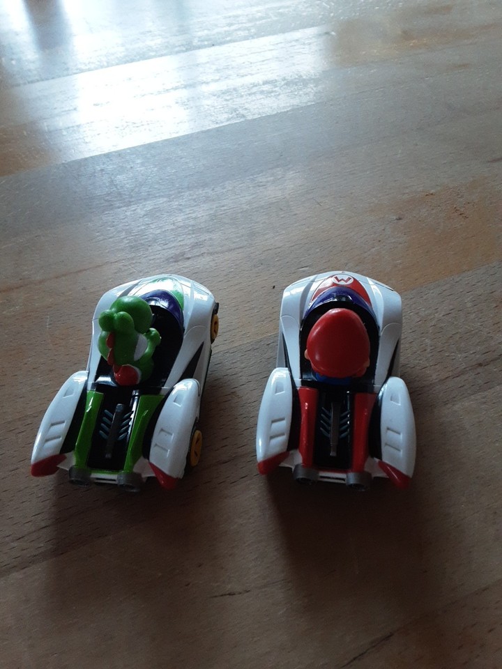 2 Carrera Rennwagen Nario Kart Yoshi 1:43, 10x10 Cm mit Dino Und Mario ...