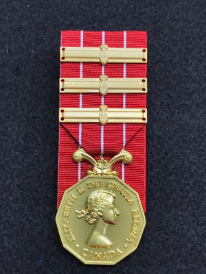 Canadian Forces Decoration Replica with Three Clasp's Full Size Court ...