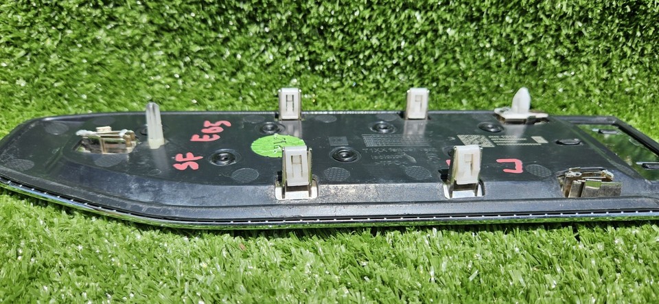 2019 2021 GMC SIERRA RIGHT SIDE 5.3L V8 FRONT FENDER VENT CHROME OEM ...