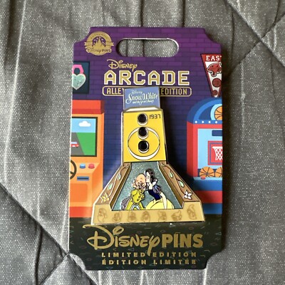 Snow white and dopey Disney Arcade Alley Bowler Edition LE Pin dopey ...