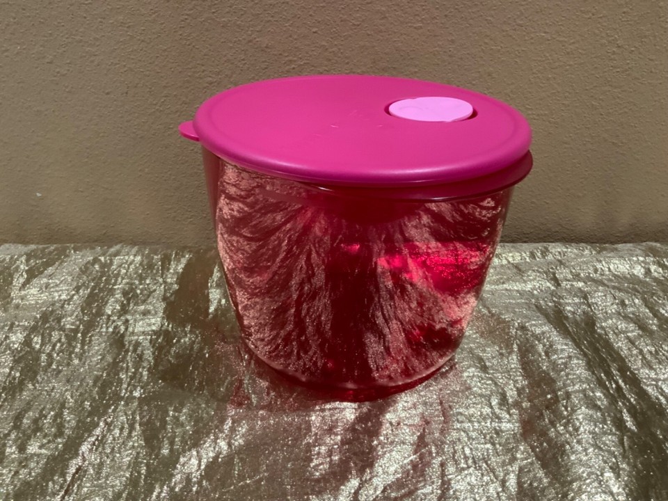 New Tupperware Beautiful Jumbo Expression Pitcher 1 Gallon 3.7L Fuchsia ...
