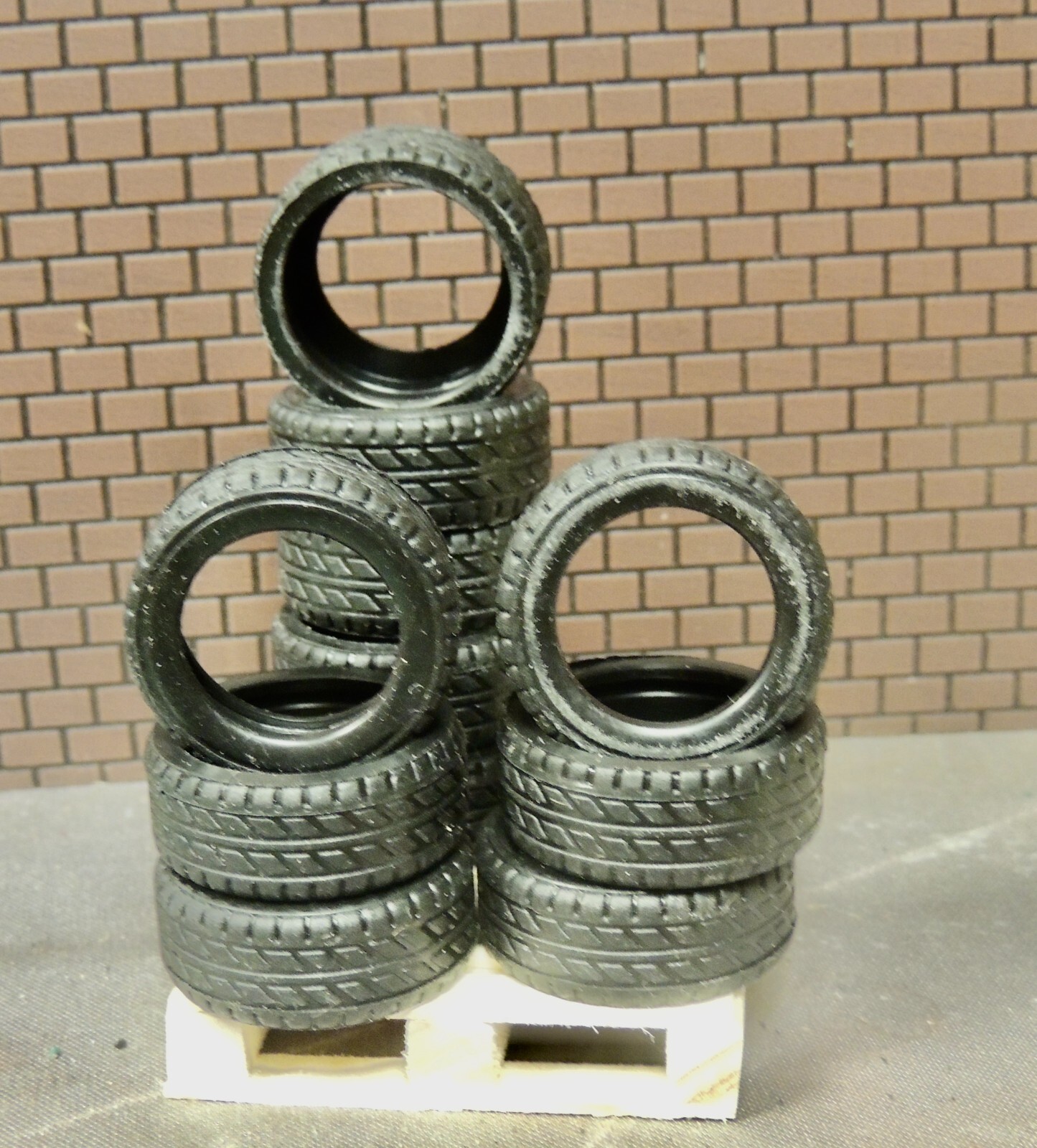 Custom Tires(15) 1:24 G Scale Diorama miniature! | eBay