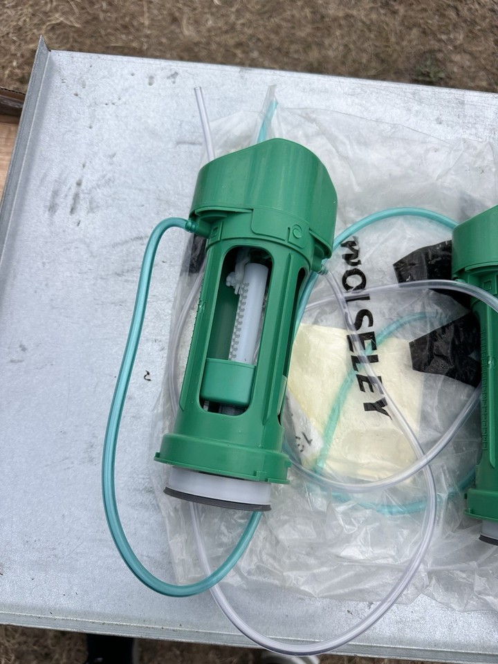 Thomas Dudley Flush Valve x2 Pneumatic Air Toilet Syphon Dual Flush ...