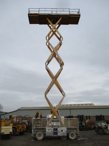 Skyjack 9250 Scissor Lift Access Platform cherry picker MEWP genie clay ...