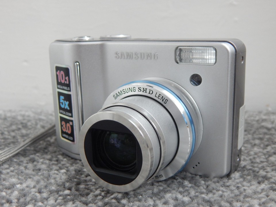 Silver Samsung S1050 Digital 10.1 Mega Pixel Camera with 5x Zoom & LCD ...