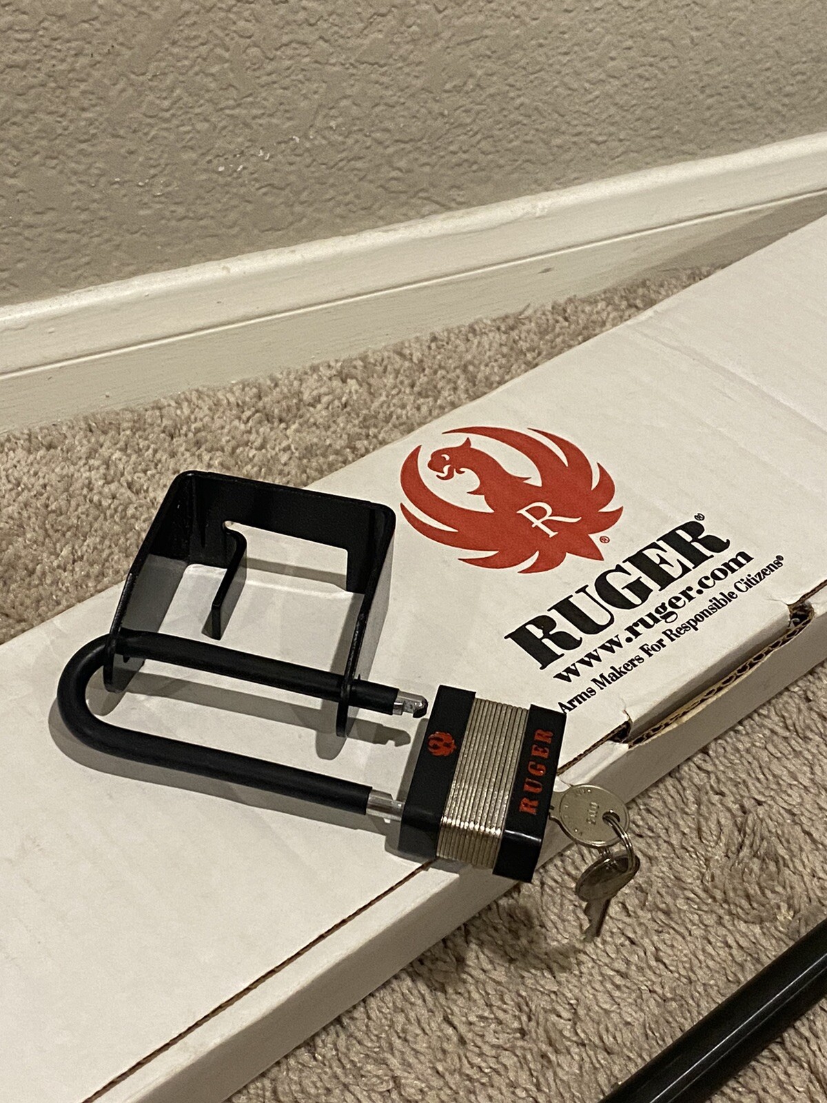 NEW Unopened RUGER GUN LOCK 5035 With 2 Keys & Manual & Bracket PM 153 ...