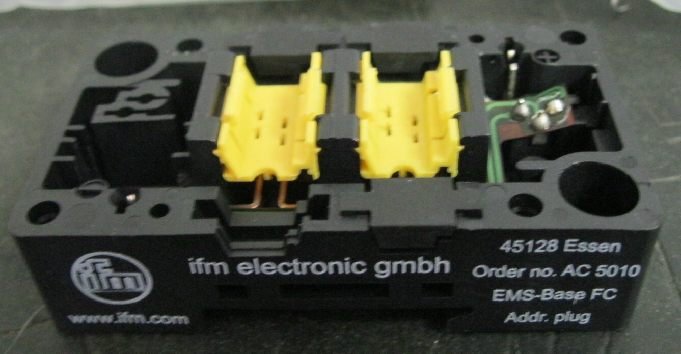 X1 ifm Electronic 45128 Essen Sensor R 15m U 10-30v DC for sale online ...