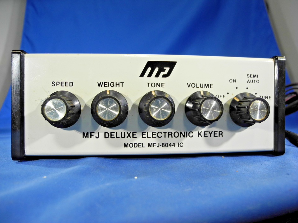 MFJ Deluxe Electronic Keyer Model MFJ-8044 IC with Power supply CW QRP ...