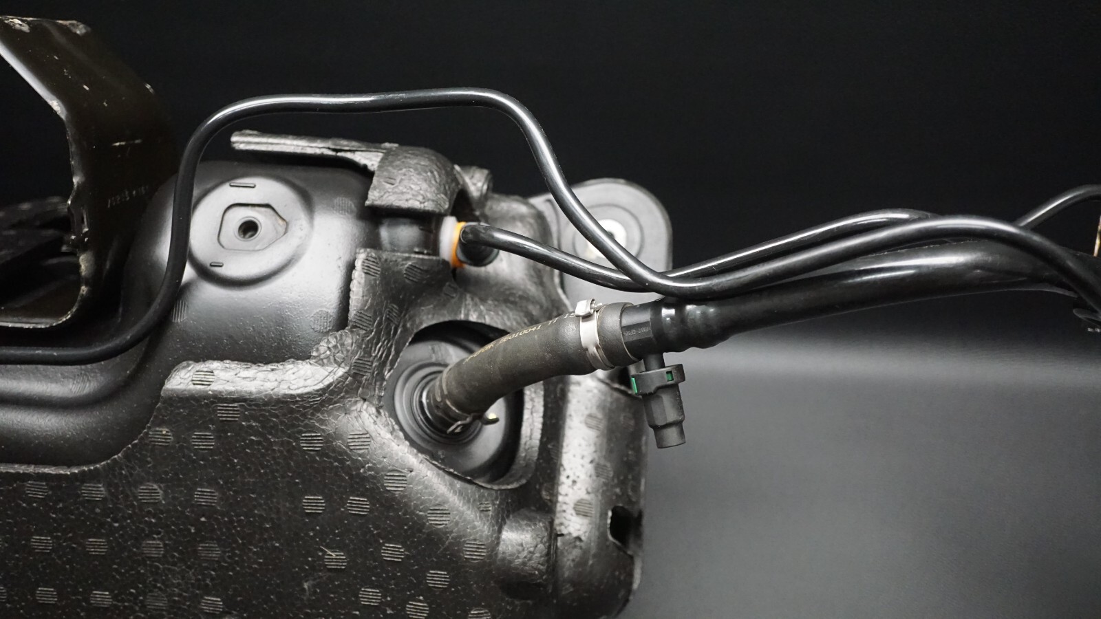 OEM 2016 BMW X5 X6 F15 F16 ADBLUE FUEL TANK SCR CONTAINER 7295653 / ...