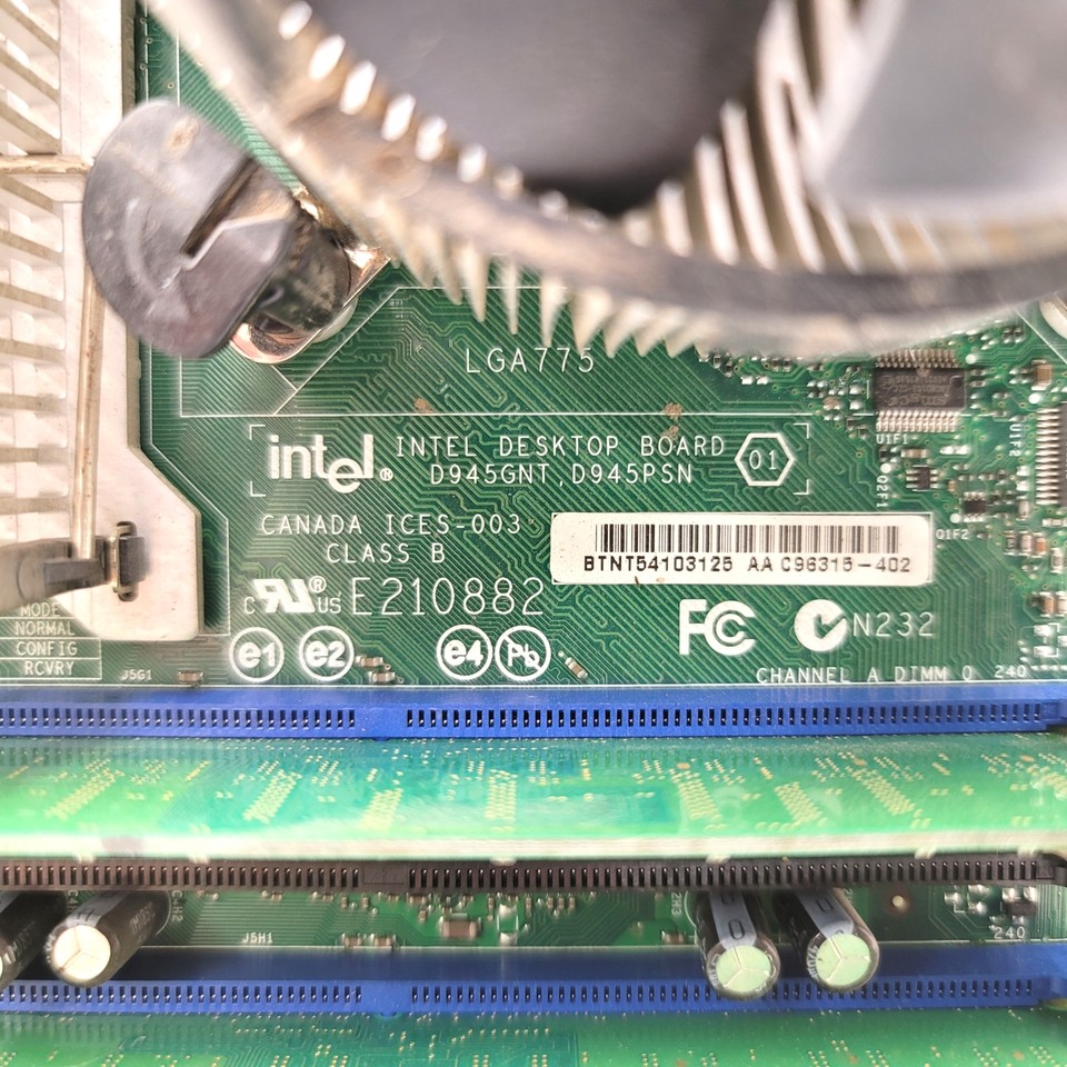 Intel D945GNT D945PSN ATX Desktop Motherboard W/ CPU Intel Pentium 4 ...