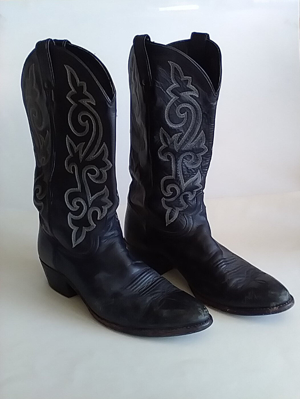 premium Justin brand leather cowboy boots size 11 - Gem