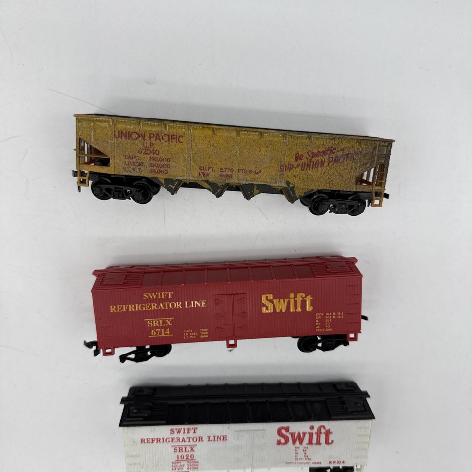Lot of 10 HO Scale Train Box Cars Rolling Dairy Swift Burlington Union ...