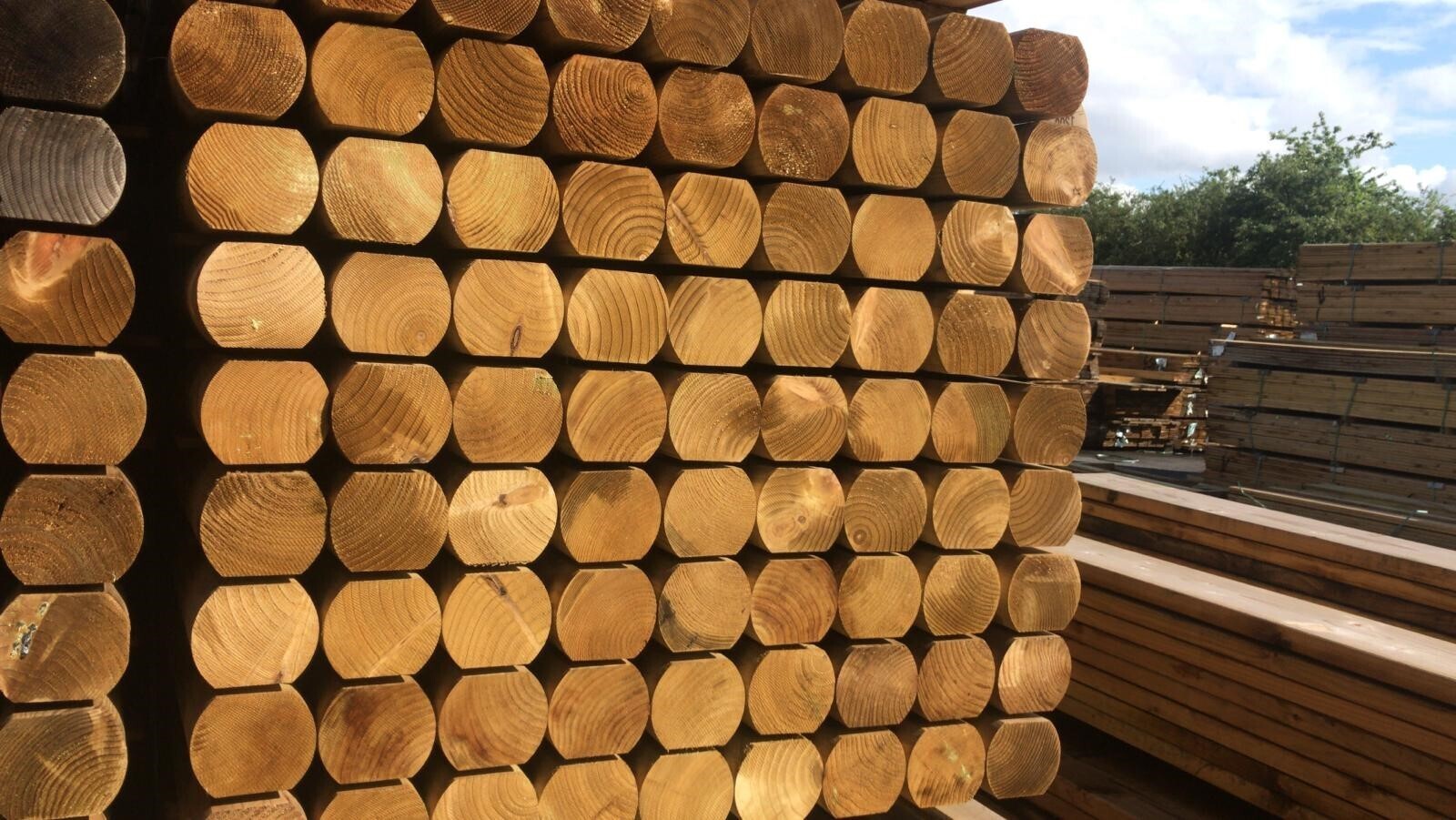 Pressure Treated Rounded Smooth Garden Sleepers 150mm x 100mm Top ...