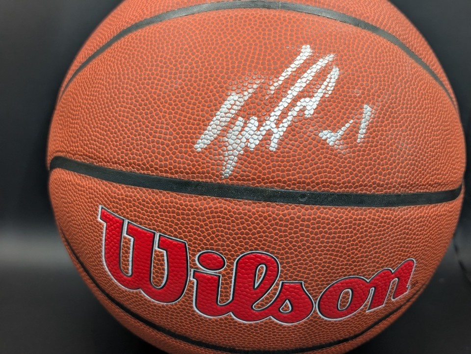 Dominique Willson Autographed NBA Basketball Beckett cert. with Hawks ...