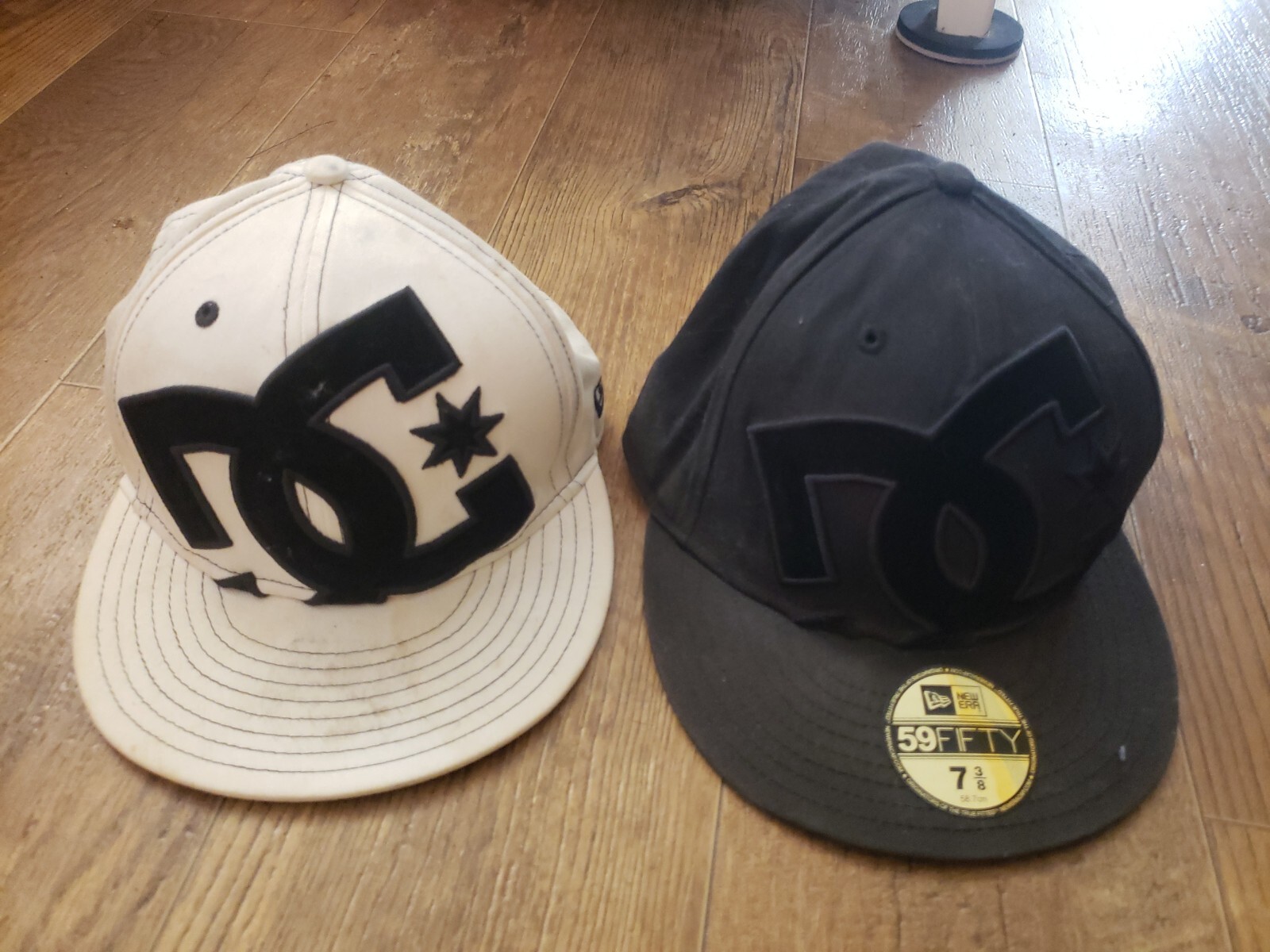 DC SHOES 59 FIFTY MENS FITTED HATS white and black se… - Gem