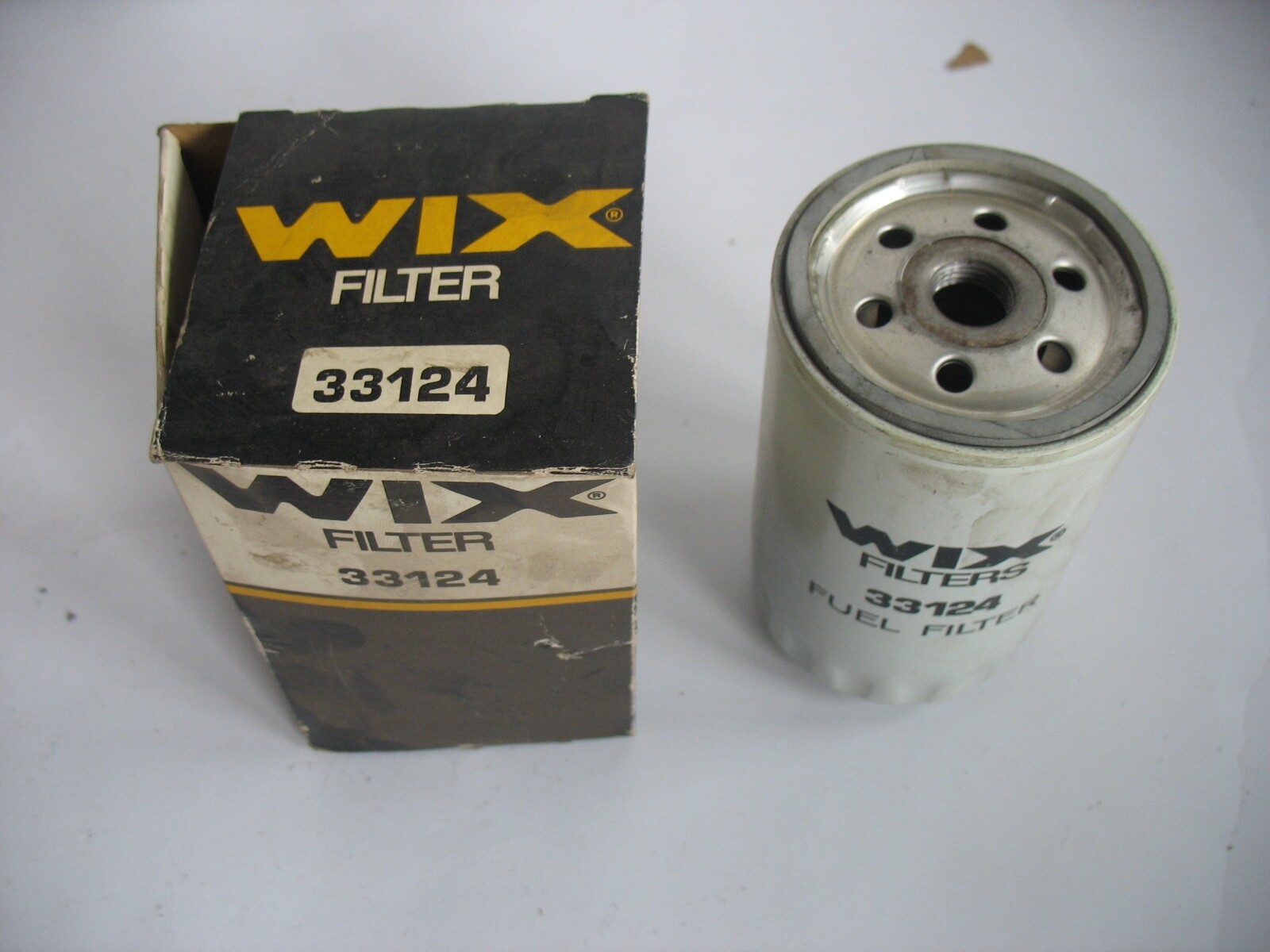 WIX 33124 - Fuel filter cross reference
