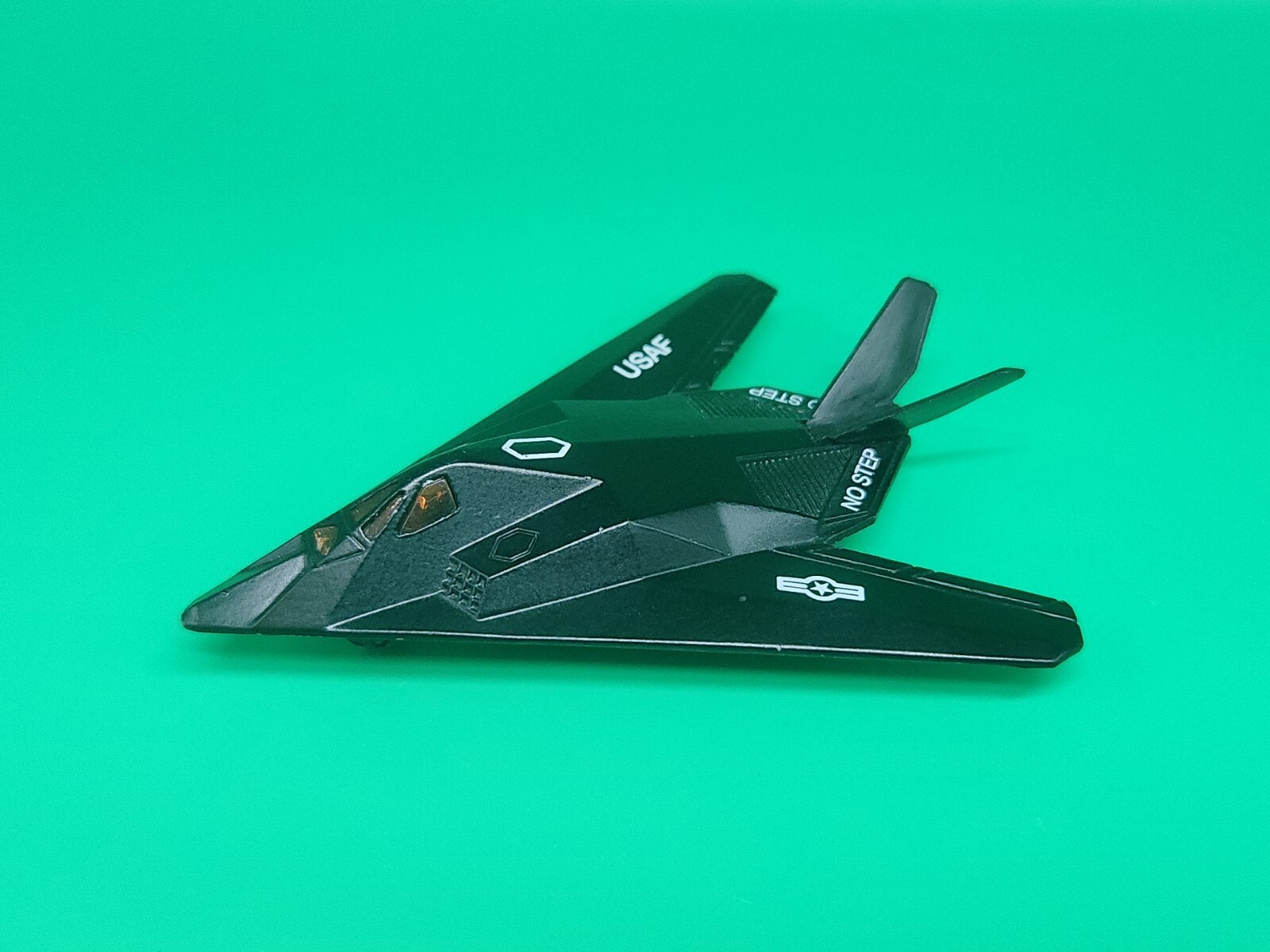 Lockheed F-117A Nighthawk Stealth Fighter Jet Aircraft Diecast Model ...