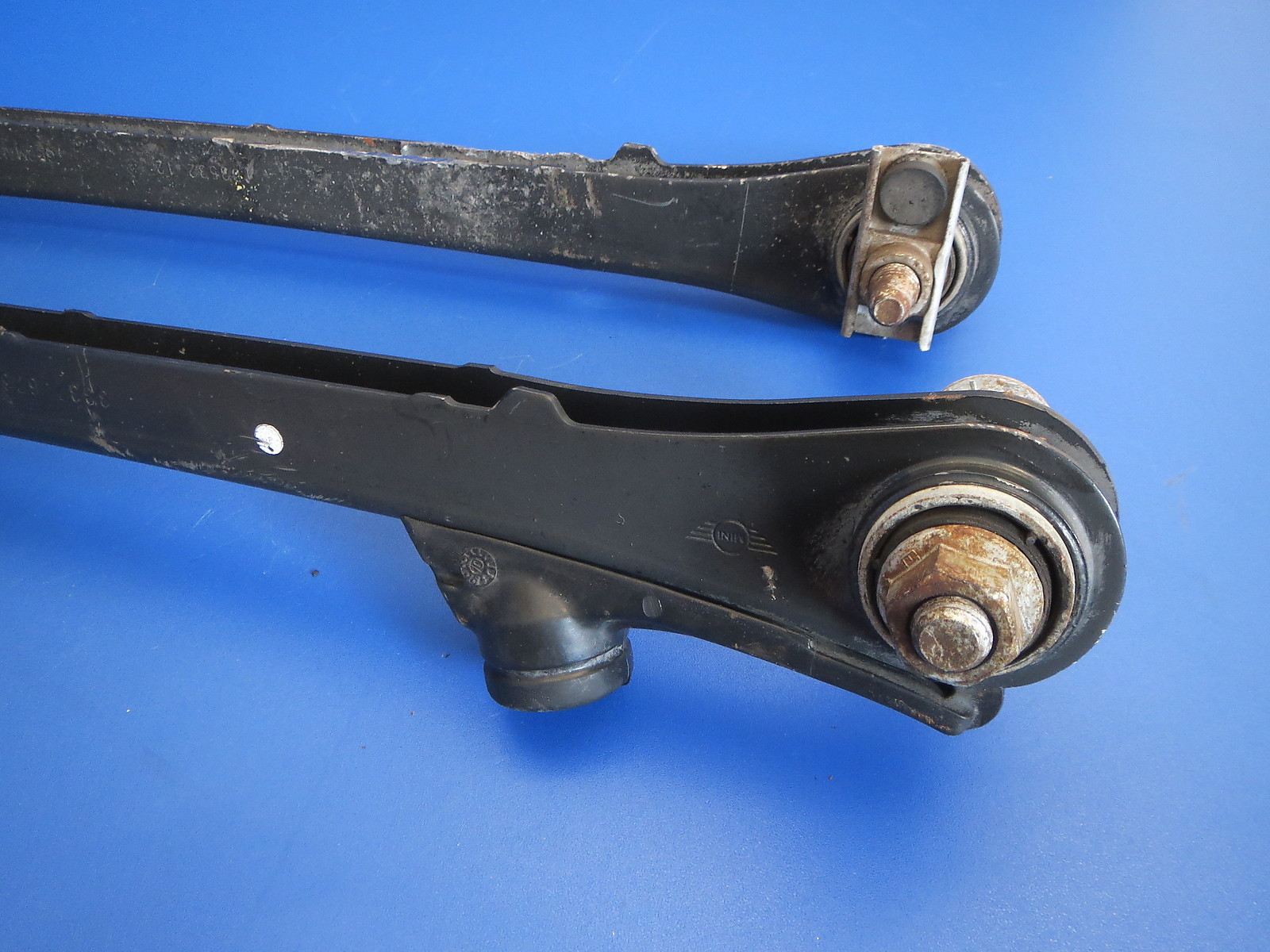2010 MINI COOPER R56 RIGHT REAR PASSENGER SIDE CONTROL ARM ARMS W/ BOLT ...