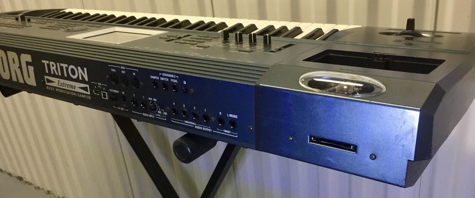 Korg Triton Extreme 61-Key Sampler Synthesizer Workstation -See ...