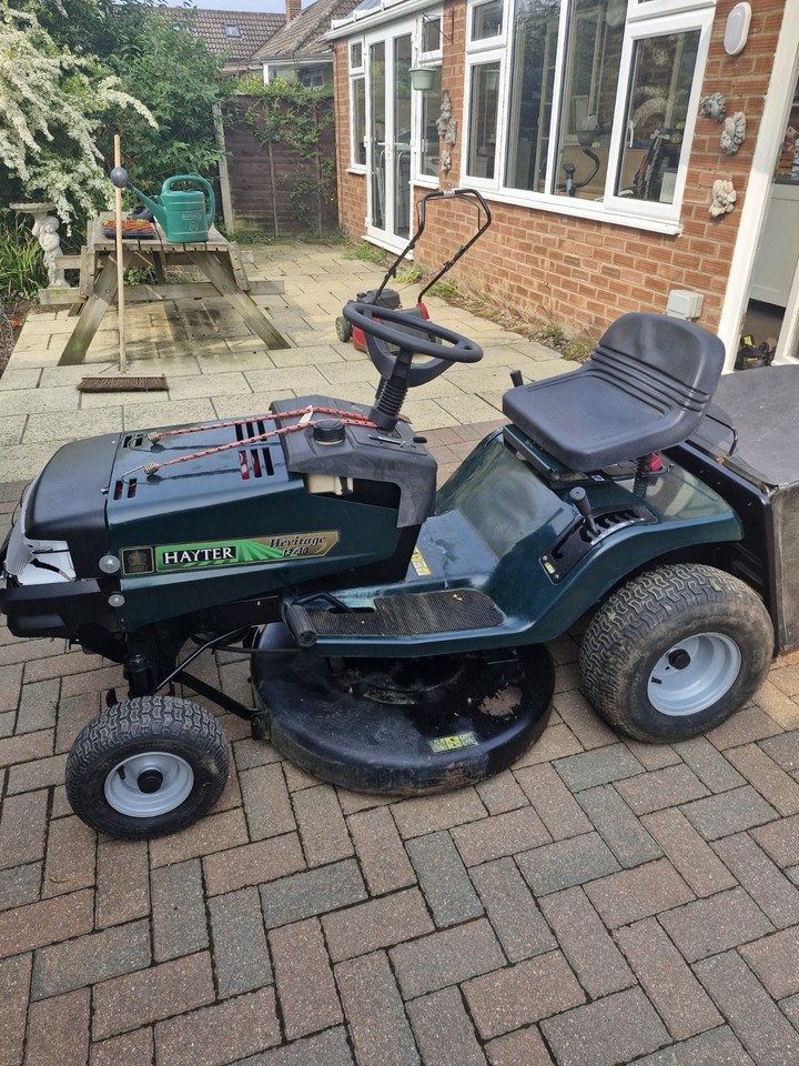 Hayter Heritage 13/30 Ride On Lawnmower 1hp Briggs And Stratton Engine ...