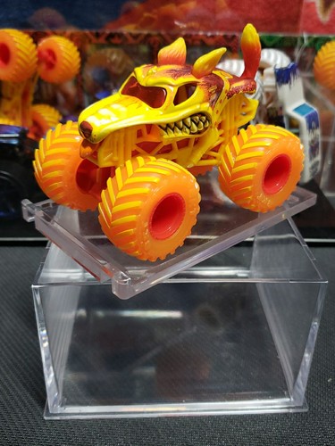 Rare Spin Master Monster Jam Husky Fire & Ice Mutt Monster Truck Set 1: ...