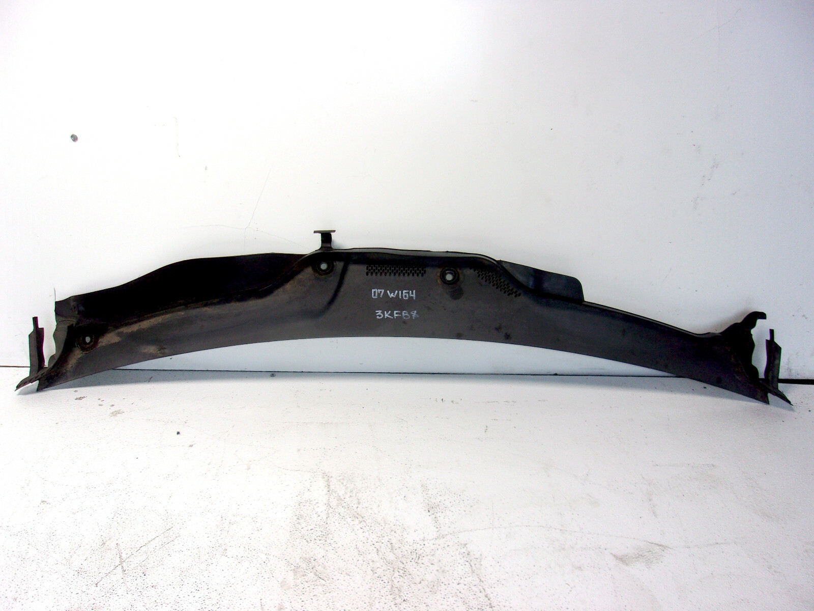 07 MERCEDES Gl450 Cowl Water Deflector Drain Trim 1648300228 for sale ...