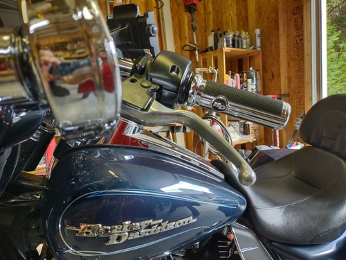 Harley 56100175 Defiance Hand Grips Black XLH Electra Road Street Glide ...