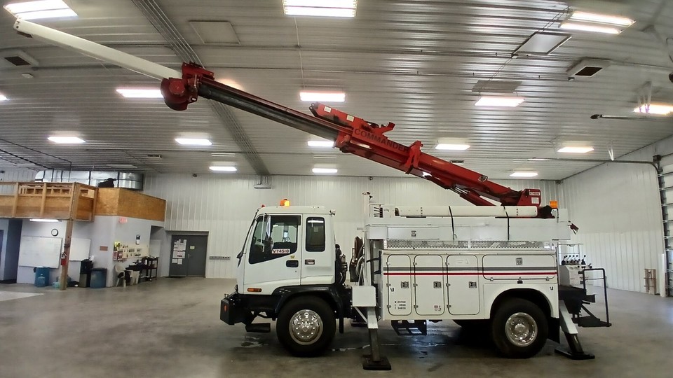 2004 GMC T7500 45' Crane Digger Derrick Truck Winch Isuzu Diesel Tilt ...